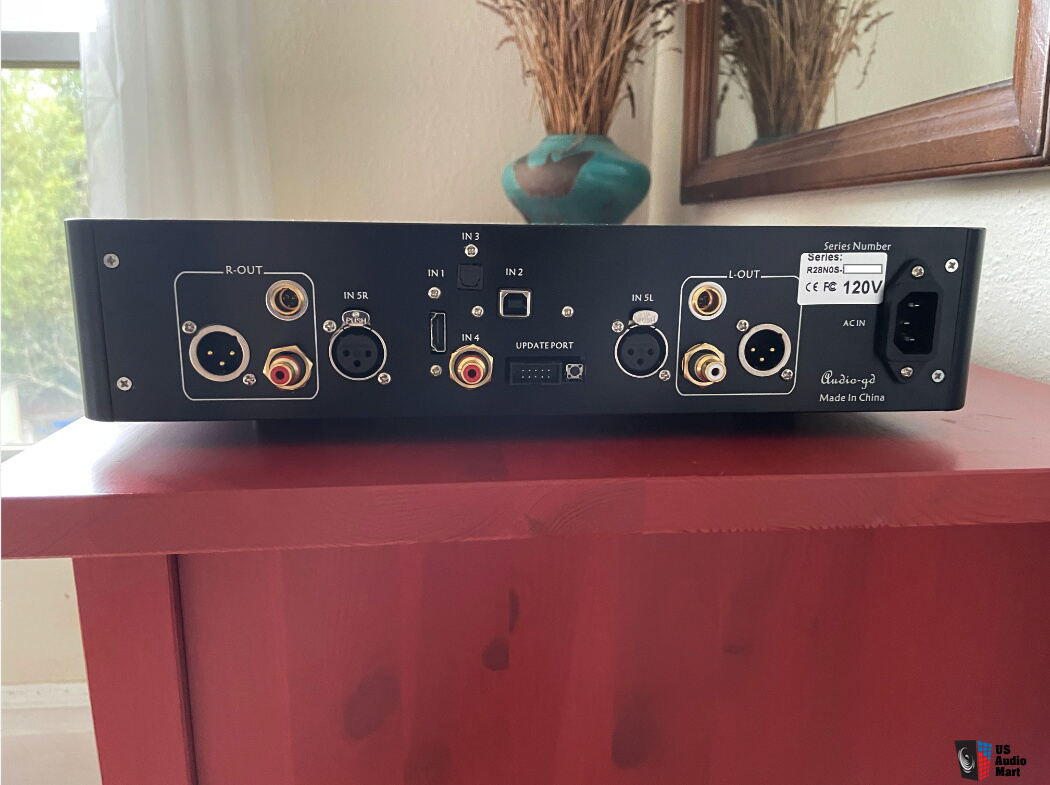 Audio-gd R-28 NOS: Balanced R2R ladder DAC, pre-amp and 9.5W head amp ...