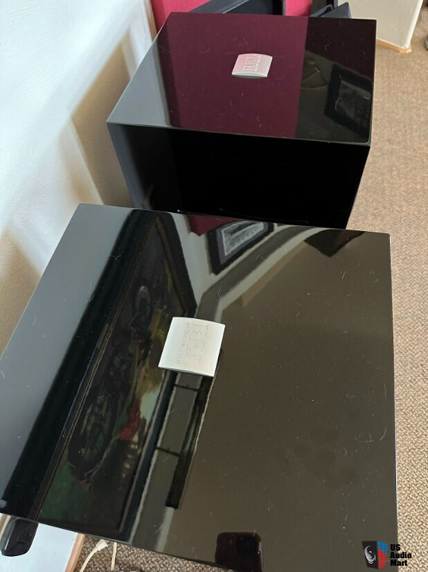 REL 212SE PAIR as new