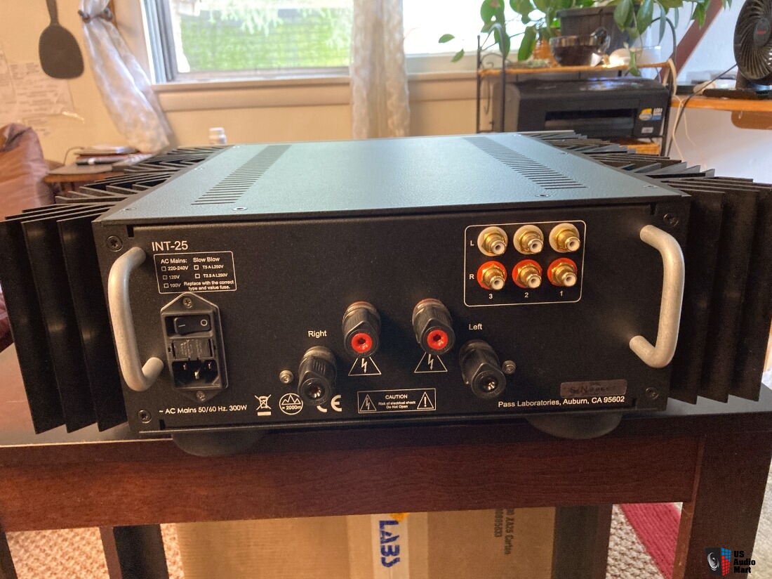 PASS LABS INT-25 Stereo Integrated Amplifier