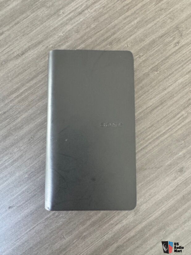 SONY NW-WM1AM2 HI-RES 128GB Walkman w/ Case & 256GB SD CARD