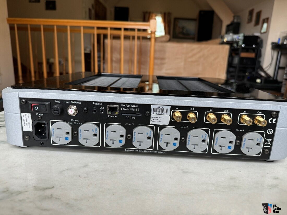 PS Audio PerfectWave Power Plant 5 power regenerator with original box ...