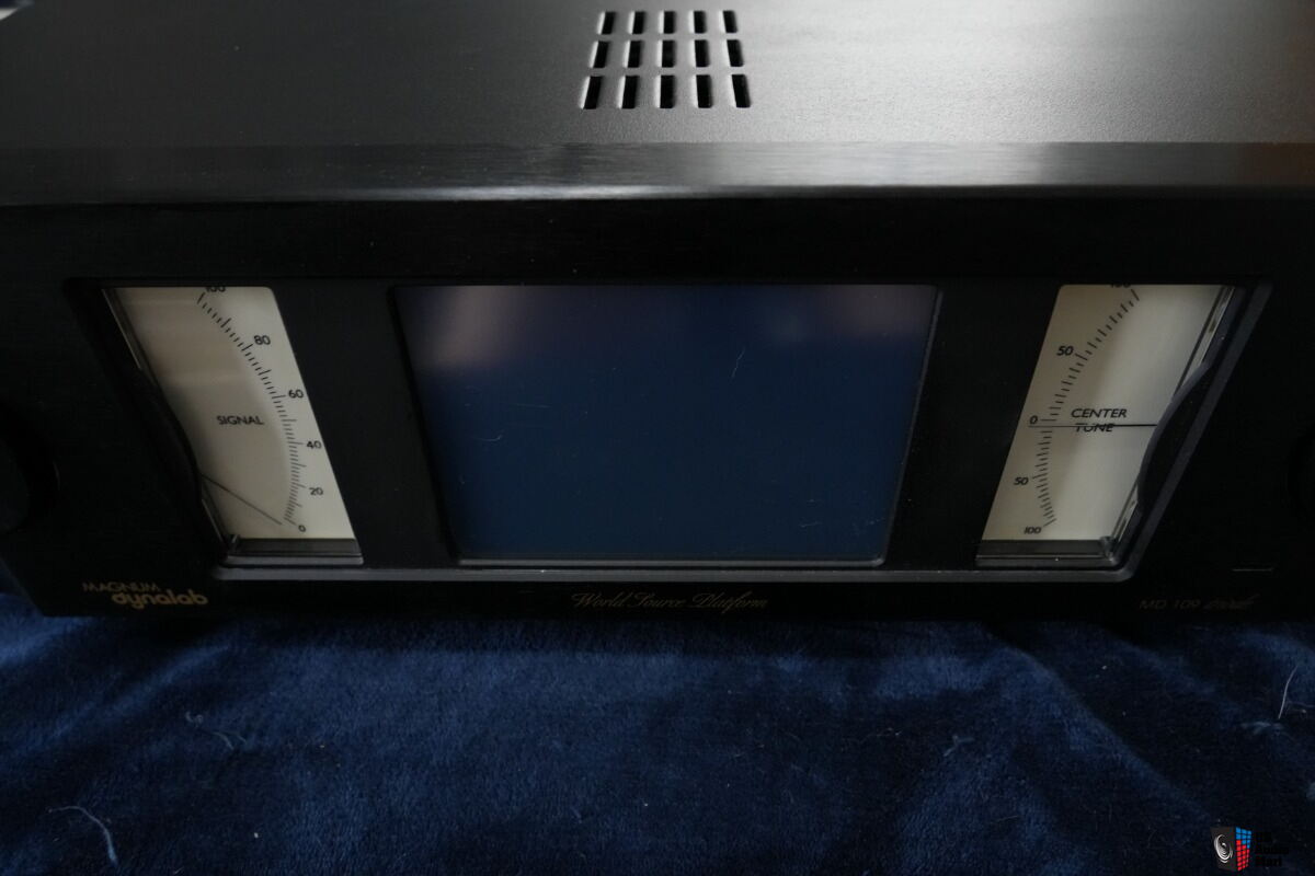 Magnum Dynalab Flagship MD 109 tuner with manual, remote, and metal ...