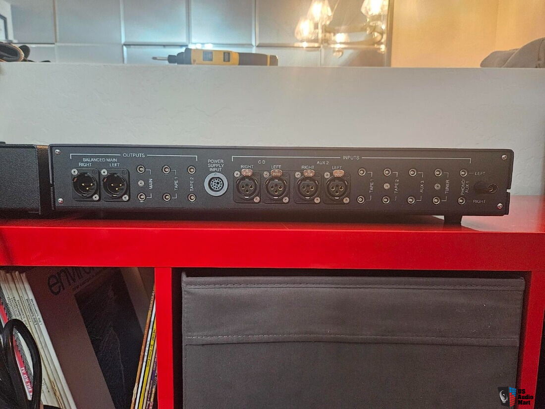 Mark Levinson No 27 and 28 Preamplifier and Amplifier