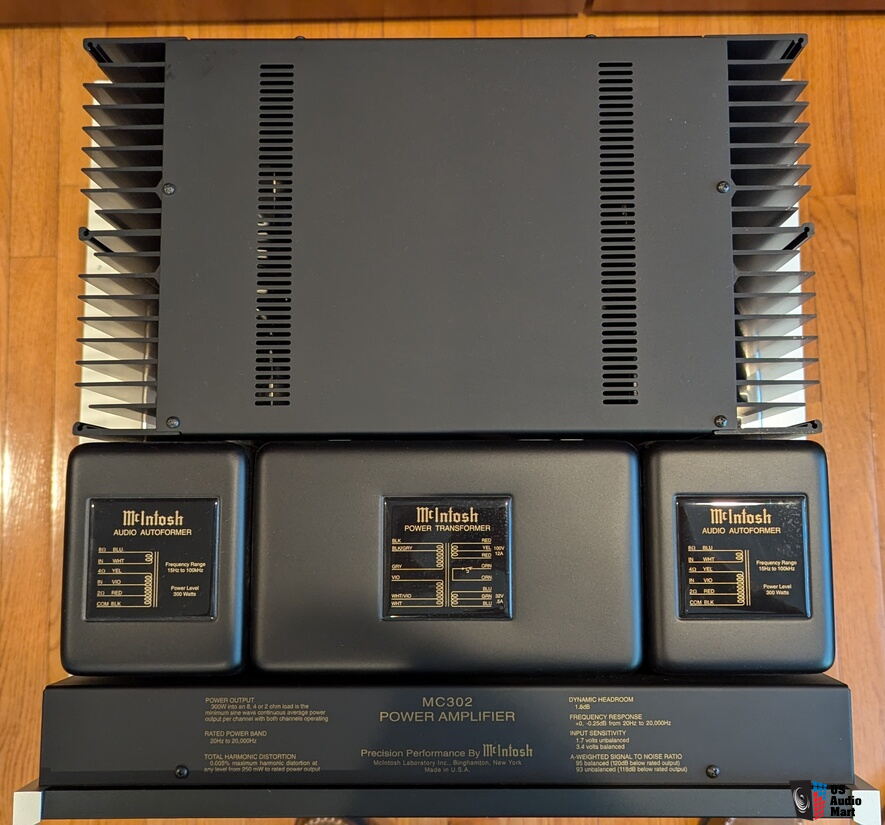 McIntosh MC302 Solid State Power Amp - Perfect condition - Original box ...