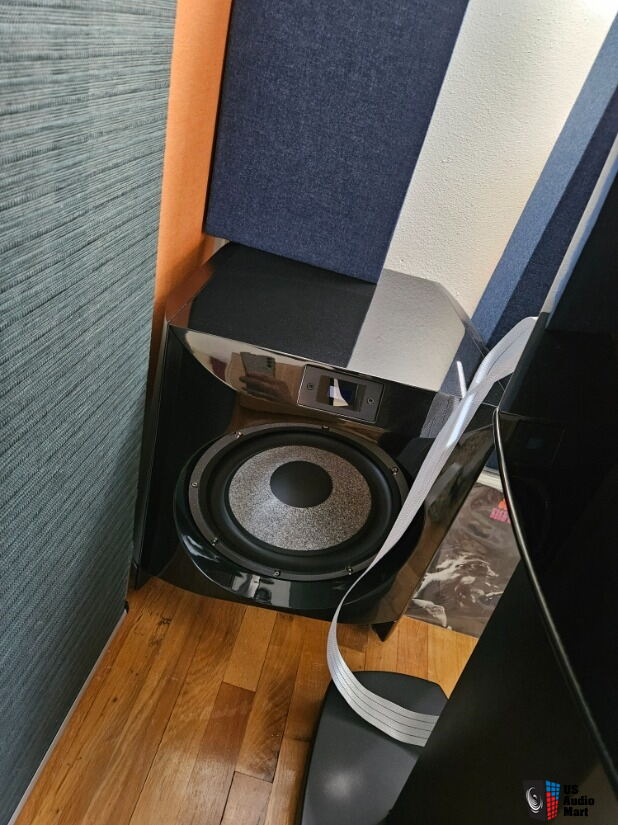 Focal Diablo Utopia Colour Evo with stands and Focal SW 1000 BE ...