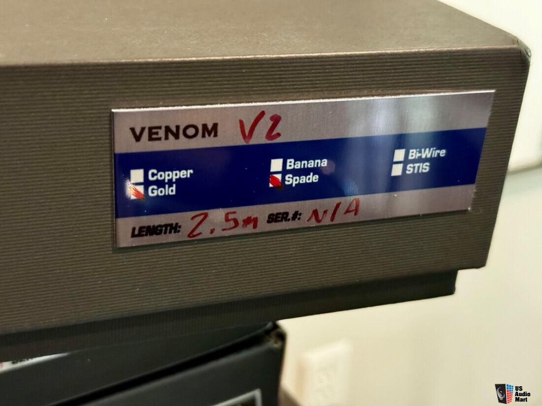 NIB 2.5m Venom V2 Speaker cables