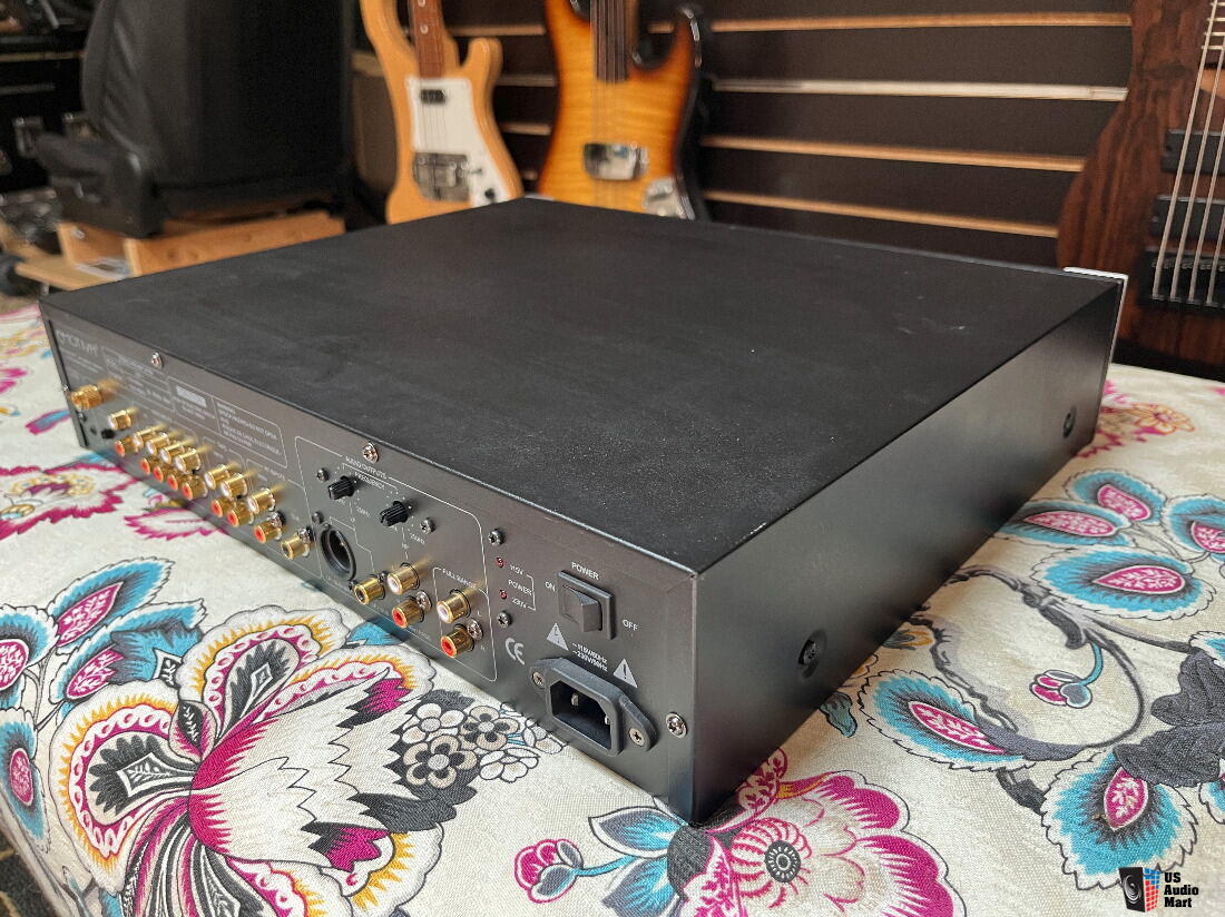 Emotiva USP-1 Preamplifier Photo #5181209 - Canuck Audio Mart
