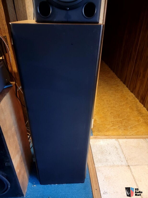 A very nice pair VMPS RM 2 speakers, completely refurbished in past ...