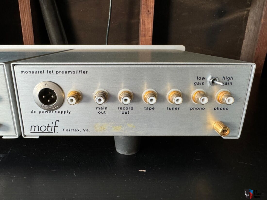 Conrad Johnson Motif MC-7 Line Stage Audiophile Preamplifier Photo ...
