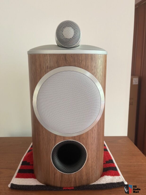 Bowers & Wilkins 805d4 speakers