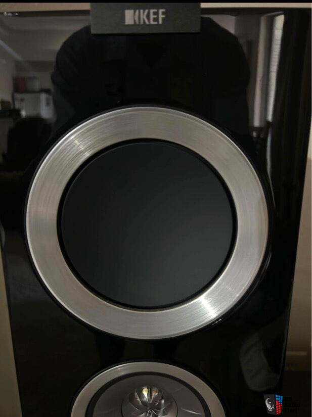 KEF R700