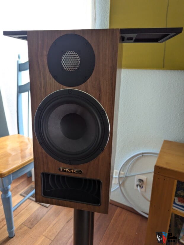 PMC Twenty5.22 bookshelf speakers pair Photo #5213485 - US Audio Mart