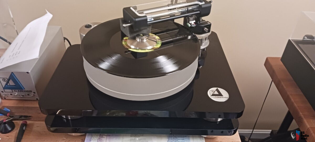Clearaudio Champion II with TT3 arm with Signature Wood cartridge Photo ...