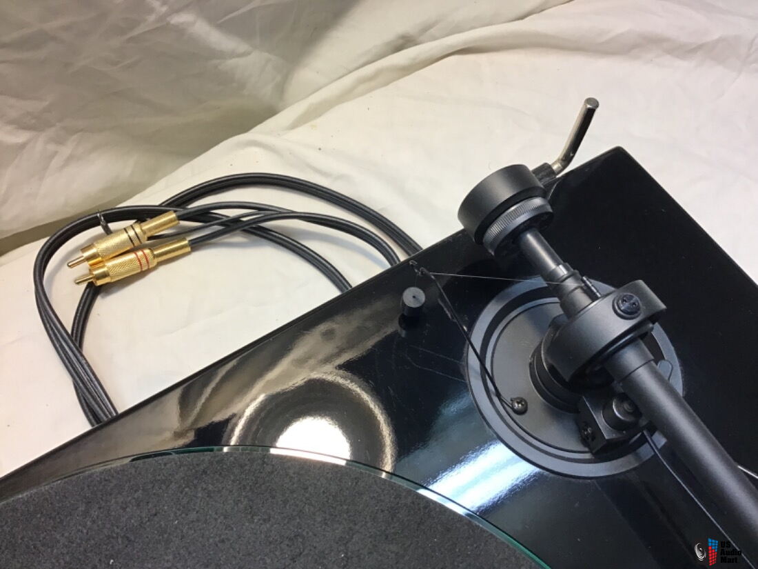 Music Hall MMF 5 turntable w Goldring 1022GX cartridge Photo #5219542 ...