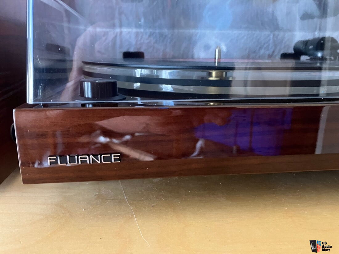 Fluance RT85 turntable. almost new, only used four months. Local pick ...