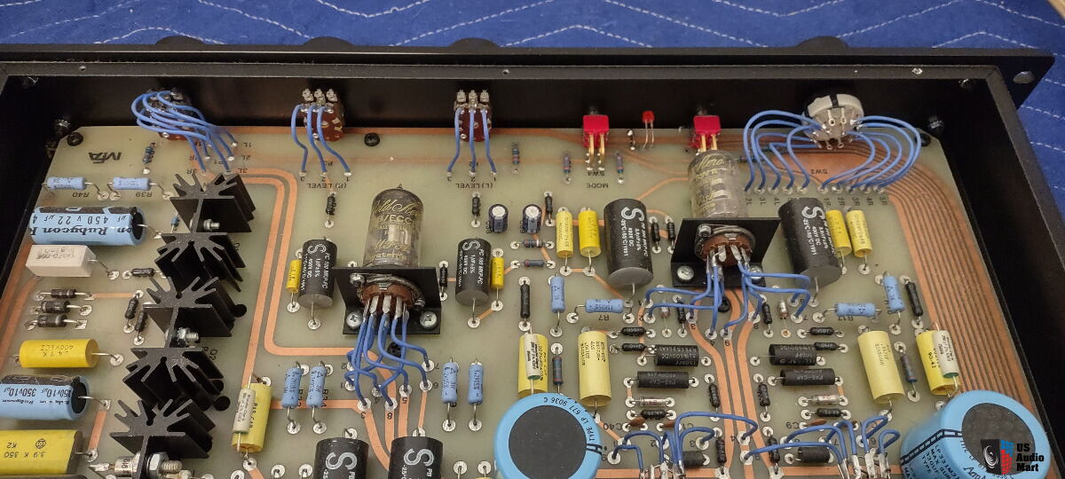 MFA Magus tube preamplifier with original Gold Aero tubes Photo ...