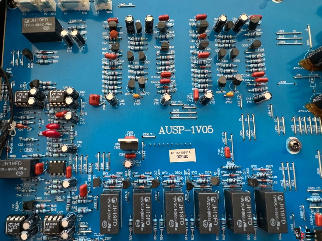 Emotiva USP-1 stereo preamplifier with MM/MC phono stage - surprisingly ...