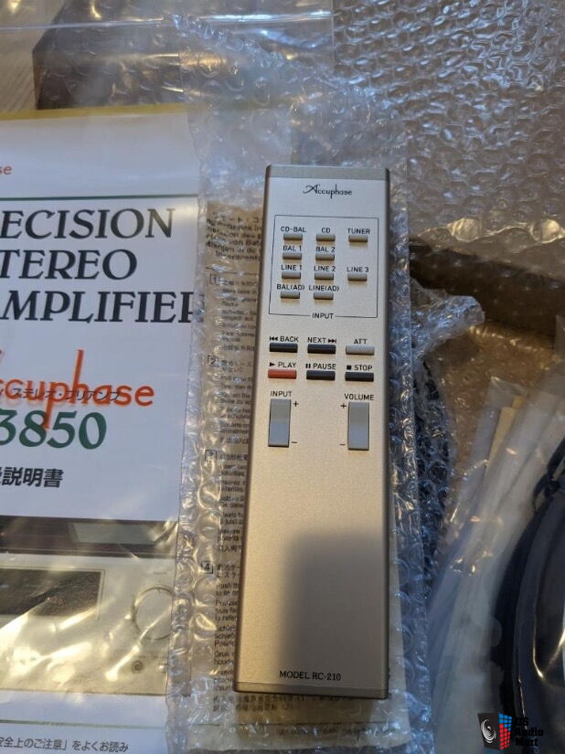 Accuphase C-3850 preamp world class, immaculate Photo #5229495 - US ...