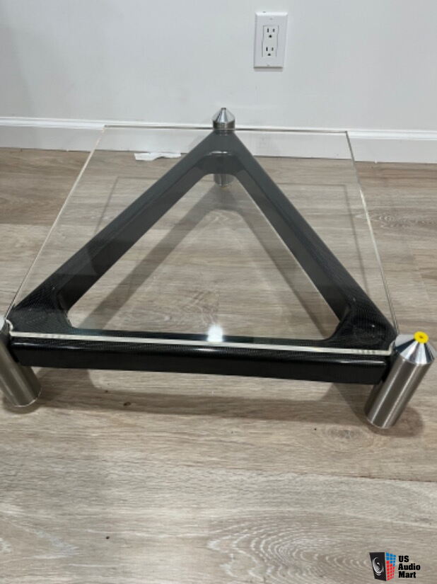 Grand Prix Monaco amp stand carbon fiber Photo #5242410 - US Audio Mart