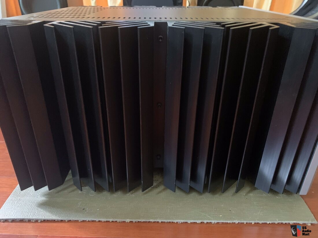 Pass Labs X350.8 power amplifier