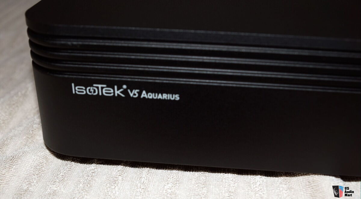 IsoTek V5 Aquarius Power Conditioner Photo #5258678 - US Audio Mart