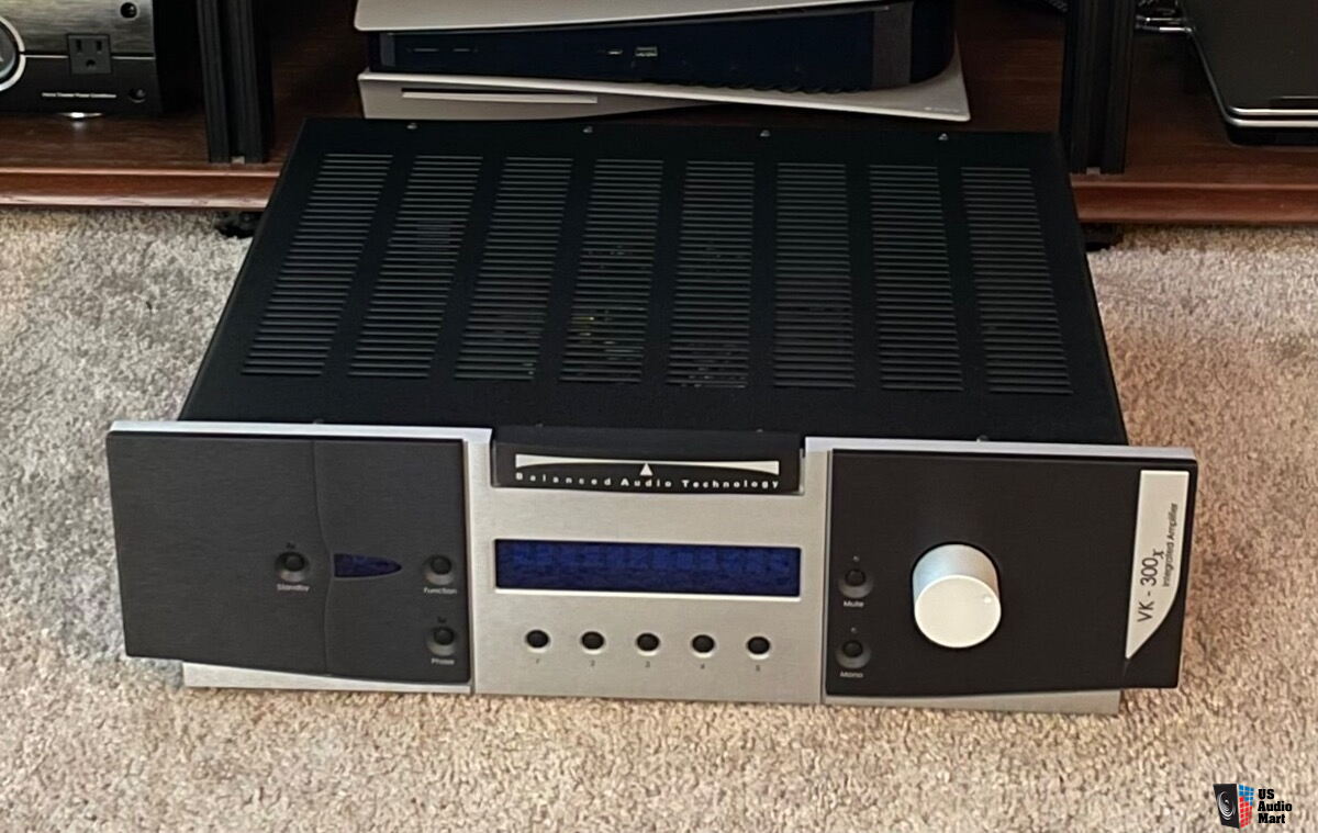 Balanced Audio Technology BAT VK-300xSE w/ phono & remote Photo ...