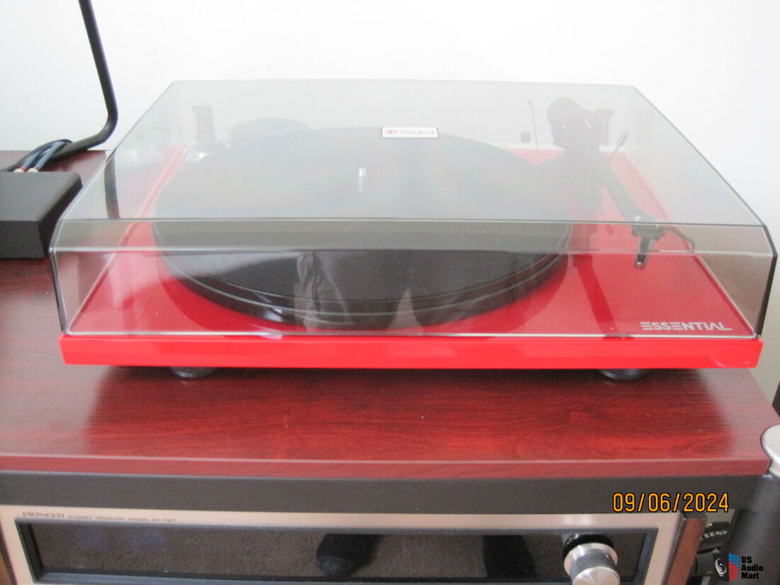 Pro-Ject Essential III Turntable - Ortofon OM10 - New For Sale - UK ...