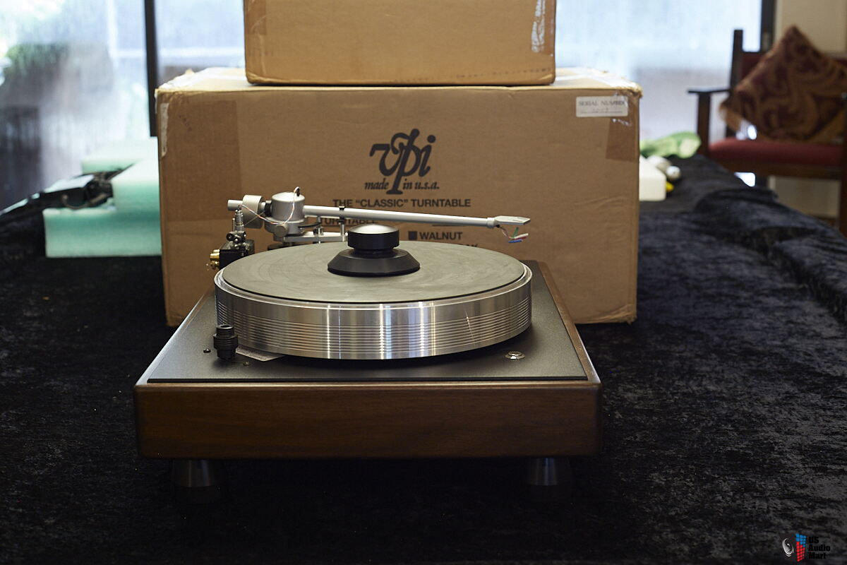 VPI Classic 1 in gorgeous Walnut - Pristine Photo #5277811 - US Audio Mart