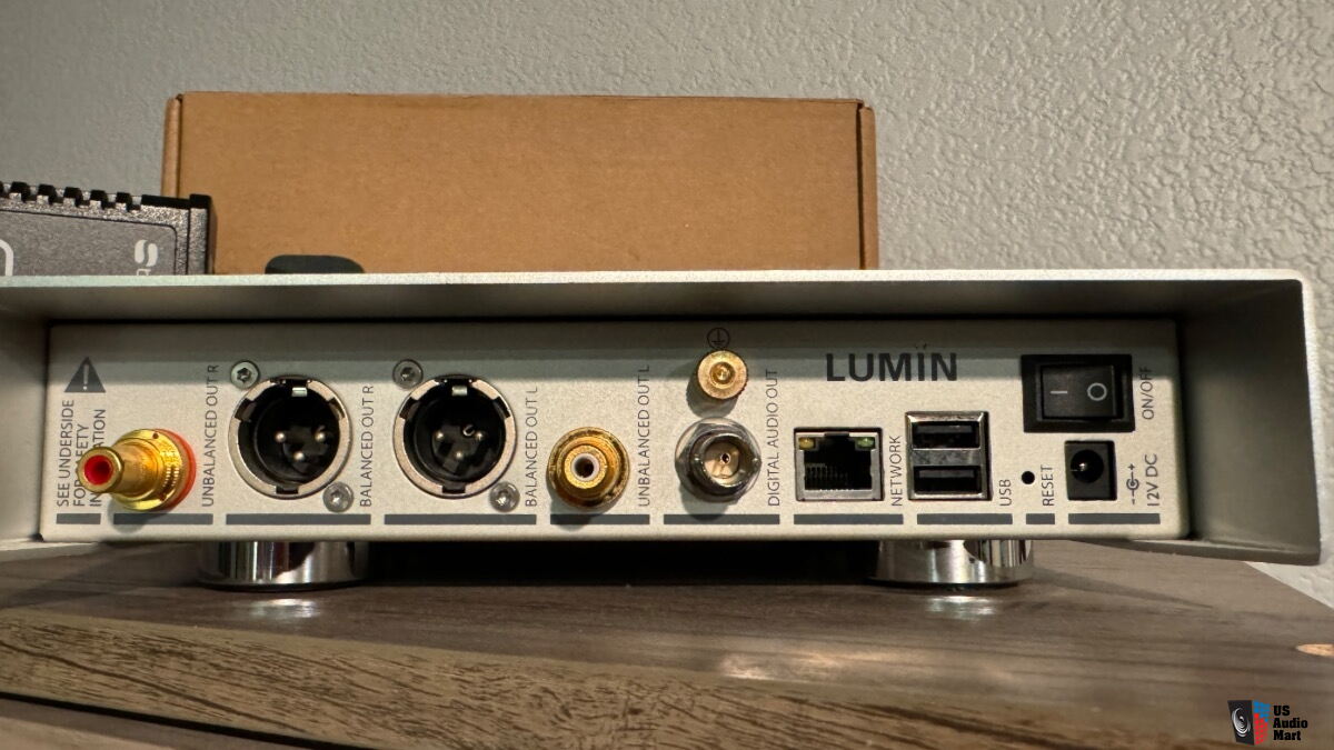 Lumin D1 Silver Brushed Aluminum with Sbooster MKII power supply Photo ...