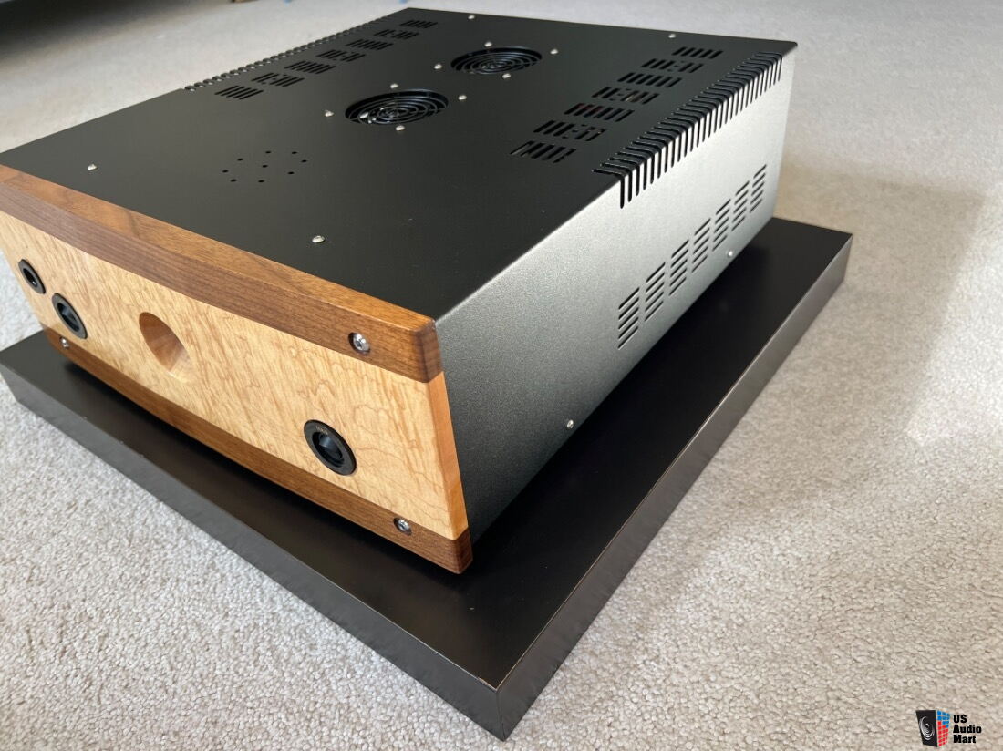 Blue Circle NSW 300 Power Amplifier with Custom Wood Faceplate Photo ...