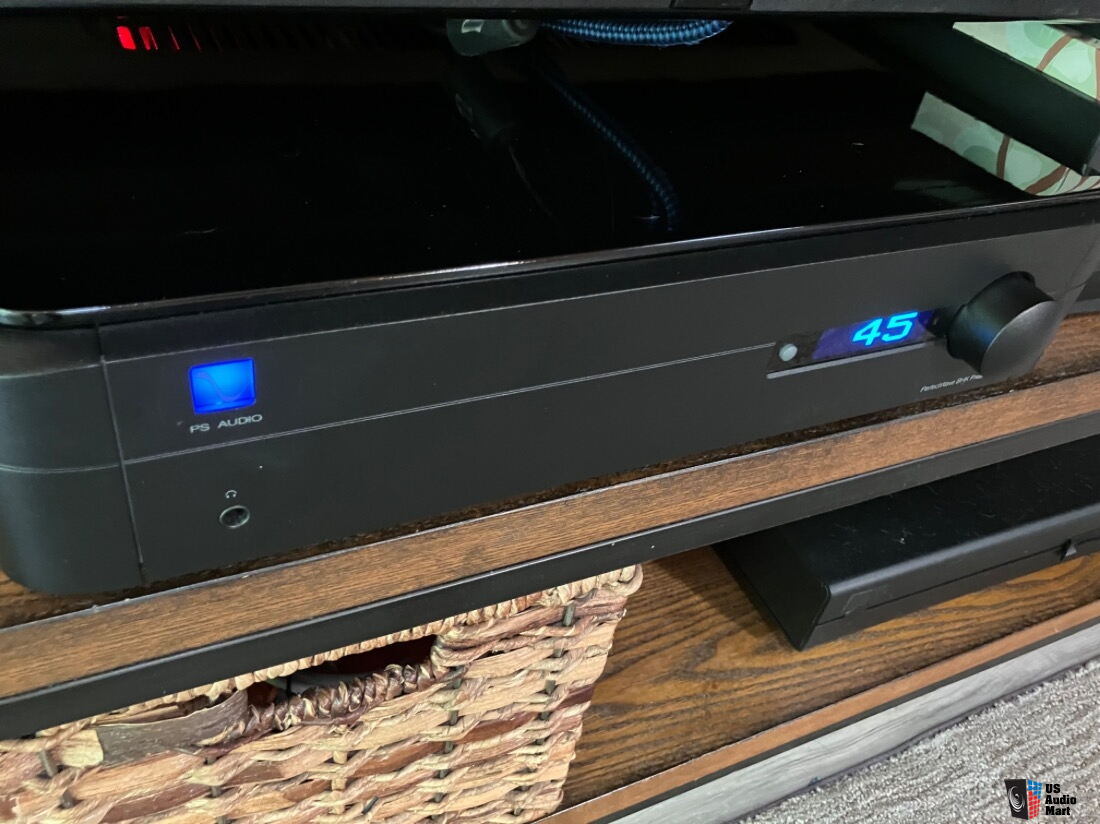 PS Audio BHK Signature Preamp, Great Shape, new factory tubes Photo ...