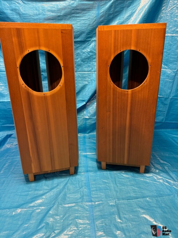 Attention all speaker builders and tweakers! Huge lot of speaker ...
