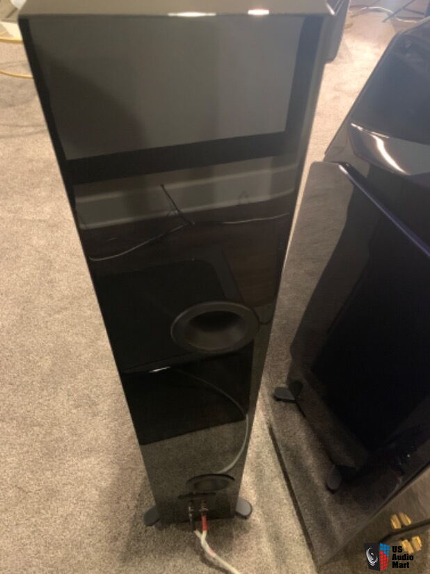 Impeccable Demo KEF R11 META in Gloss Black, original packing ...