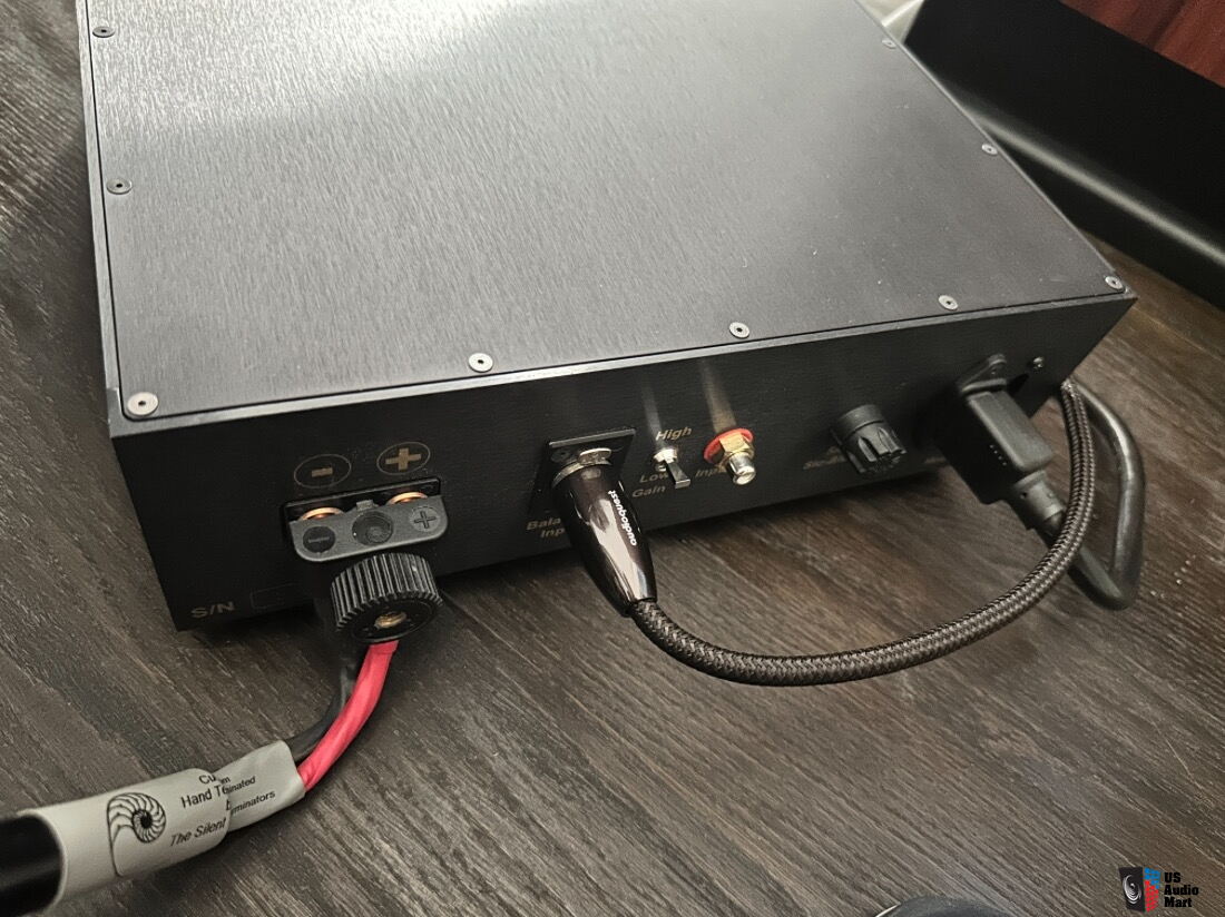 Gilmore Audio Model 2 Speaker System Raptor 500D Amplifier / Cardas Cables
