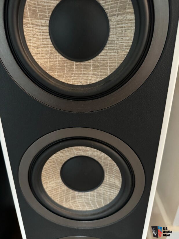Focal Aria 936 *rare white finish Photo #5318707 - US Audio Mart