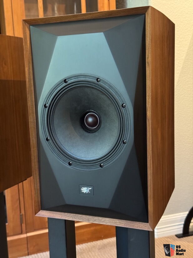 MoFi SourcePoint 8 Walnut Finish with Stands - 10 Condition Photo ...