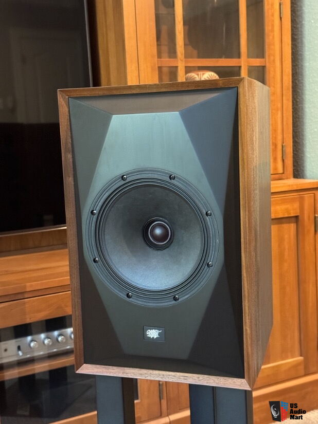 MoFi SourcePoint 8 Walnut Finish with Stands - 10 Condition Photo ...