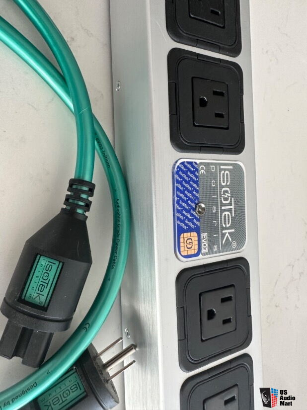 IsoTek Polaris V3 Power Conditioner with EVO3 Initium Power cable Photo ...