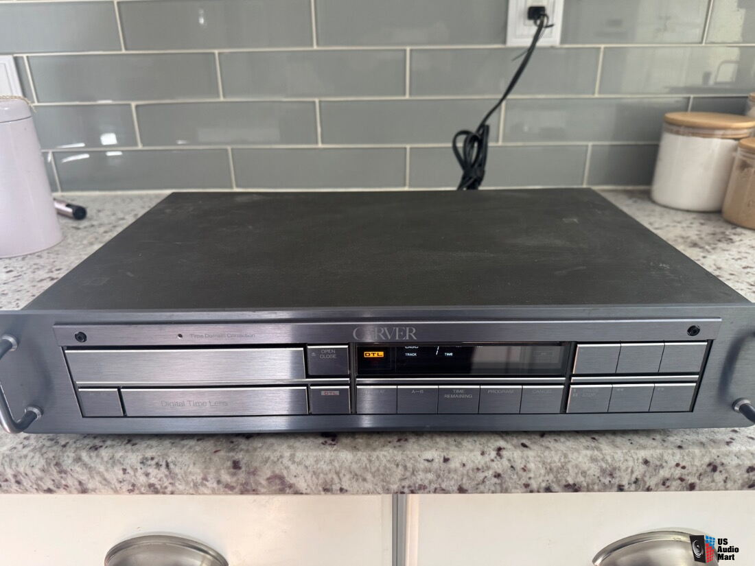 Carver DTL 200 CD Player Photo #5328281 - US Audio Mart