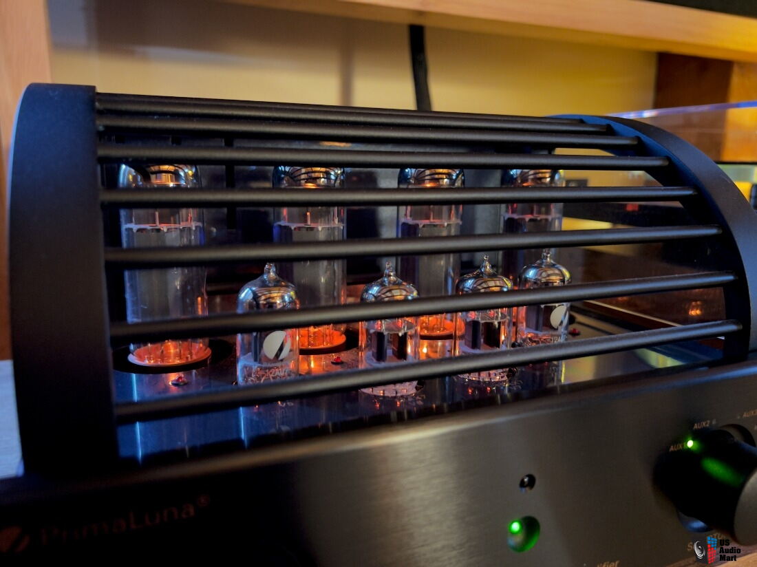 PrimaLuna EVO 100 Integrated Amplifier with Upgraded Tubes! Photo ...