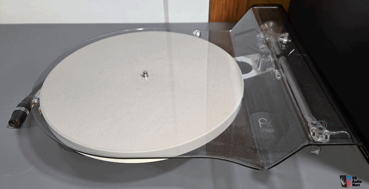 Rega P10 w/Ahelion 2 Cartridge Like New! Photo #5332255 - US Audio Mart