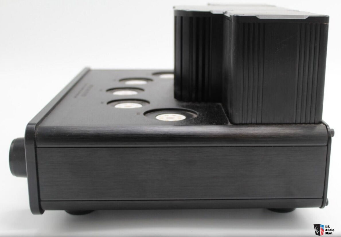 Woo Wa22 2nd Gen. Black Headphone Amplifier…….mint minus condition ...