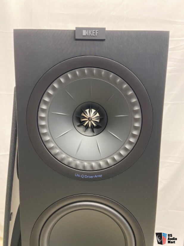 Black KEF Q950 Speakers with Grills - NIB Condition
