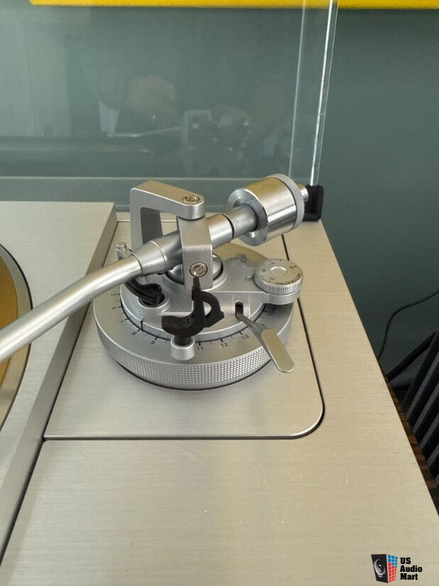 Technics SL-1000R Flagship Turntable Photo #5348369 - Canuck Audio Mart