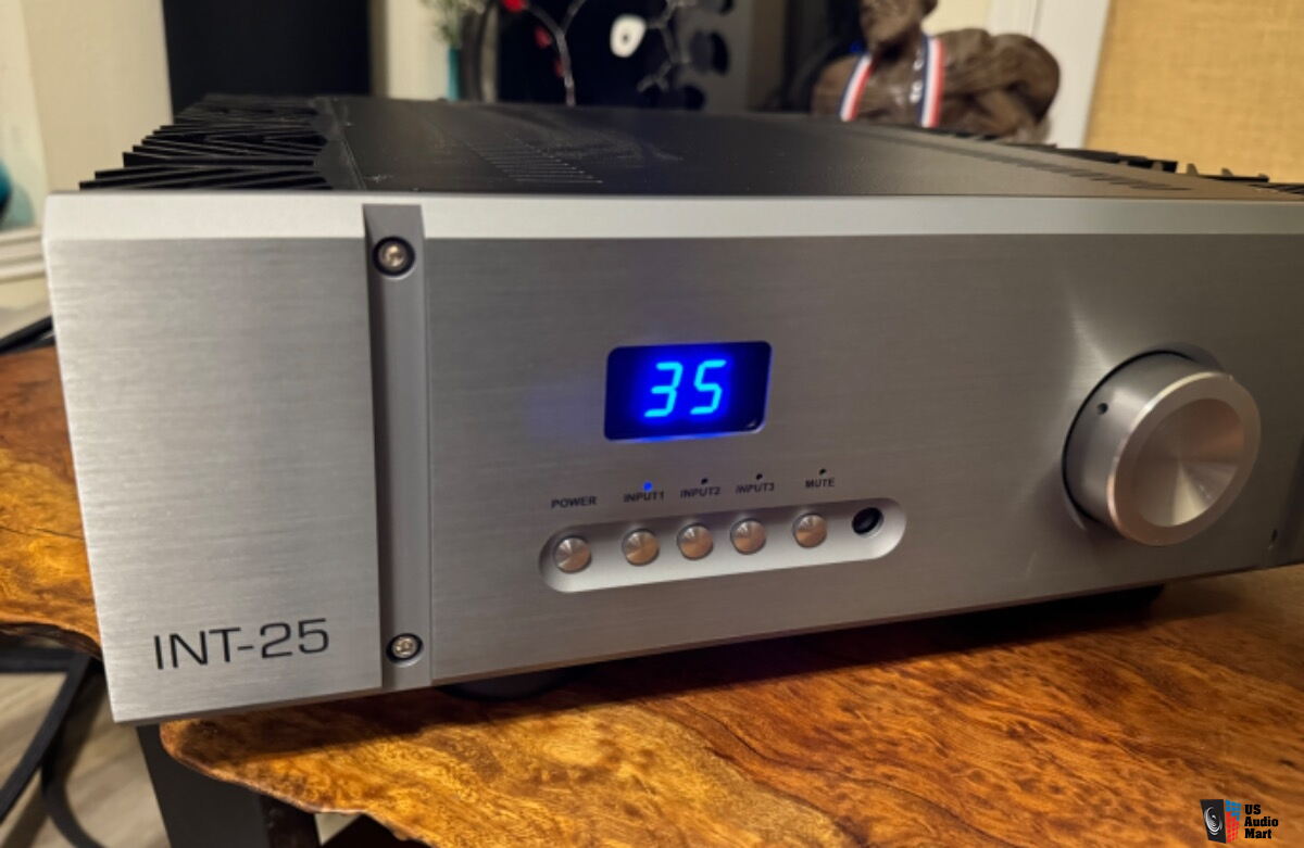 Pass Labs INT-25 Integrated Amplifier
