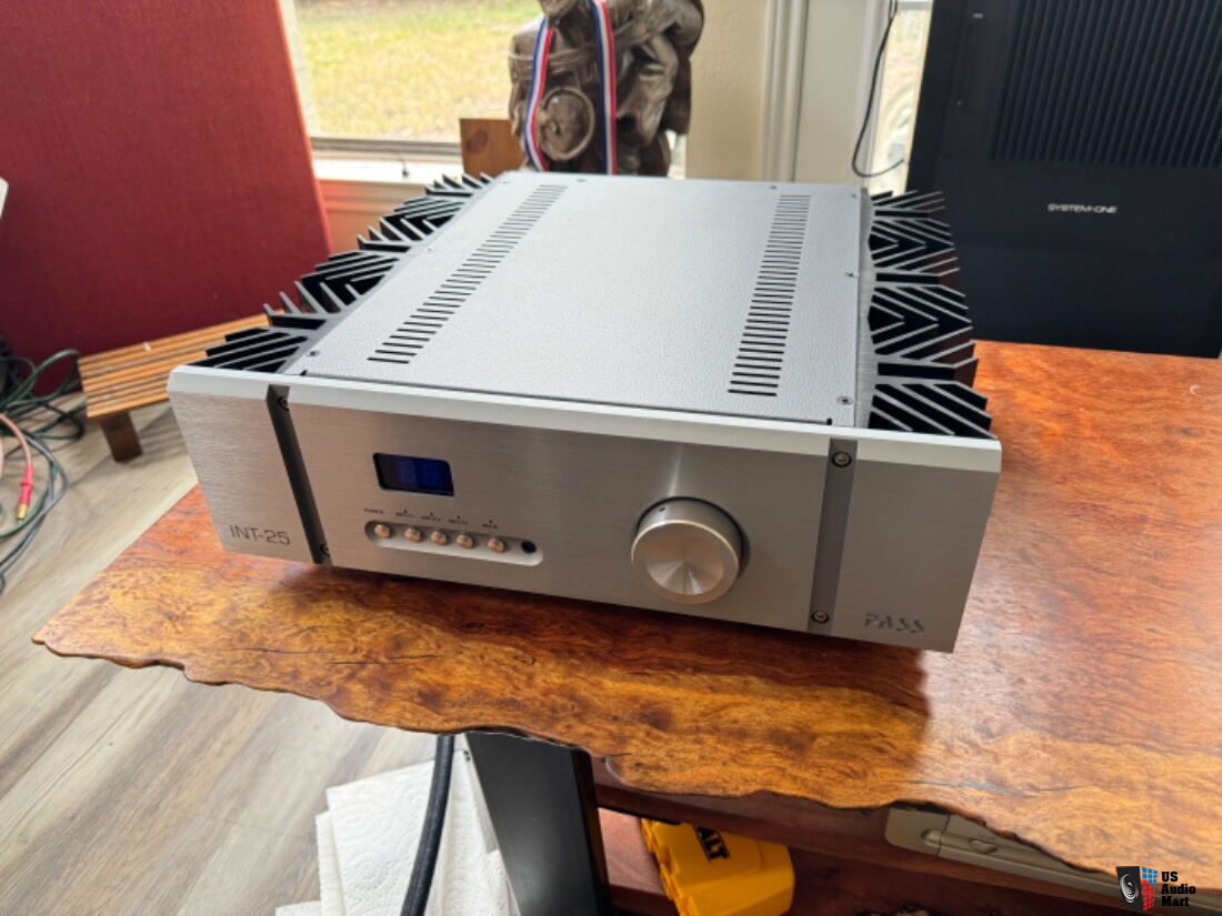 Pass Labs INT-25 Integrated Amplifier Photo #5349625 - UK Audio Mart