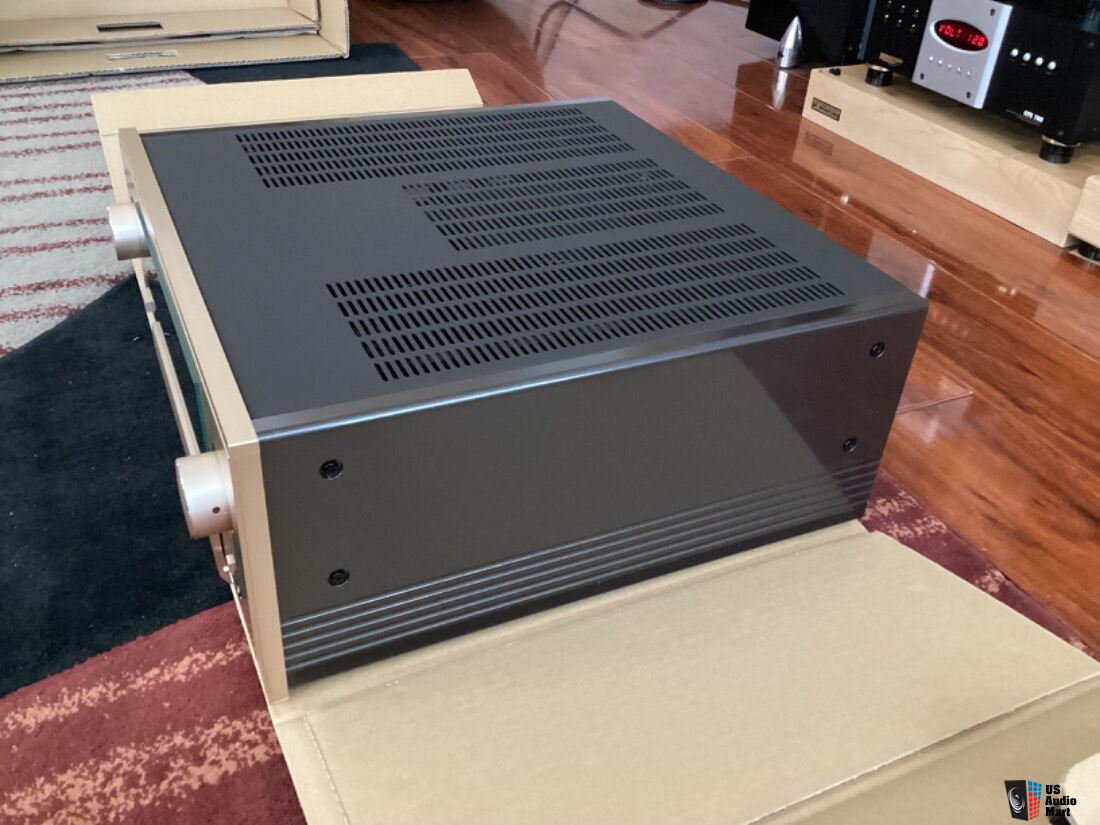 E5000 precision integrated amplifier. 50th anniversary, top of the line ...