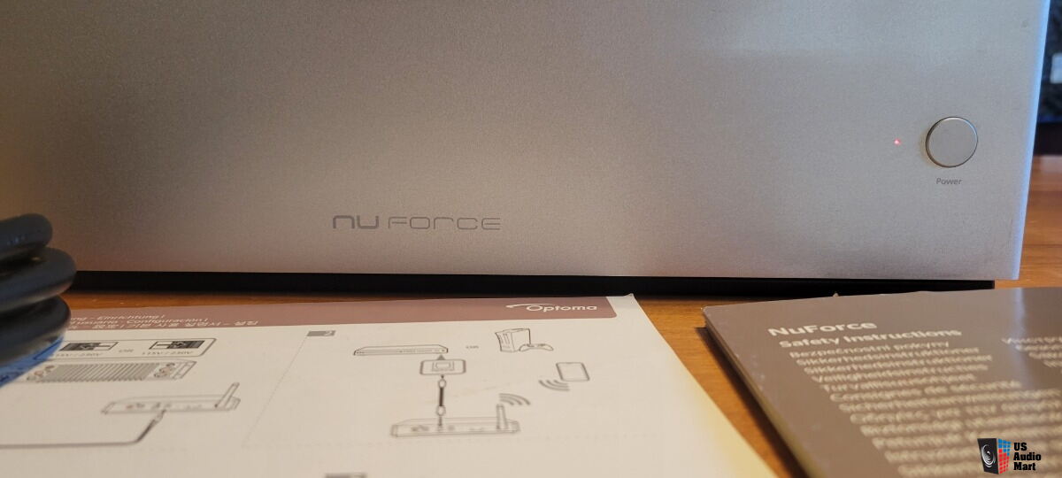 Nuforce Optoma STA 200 amplifier **Goldmund Job a/b design Photo ...