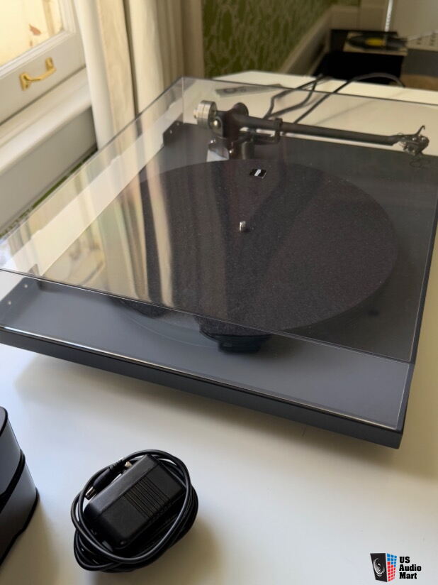 Rega P6 with TTPSU, RB3300 tone arm and Ania cartidge with Fono MC line ...