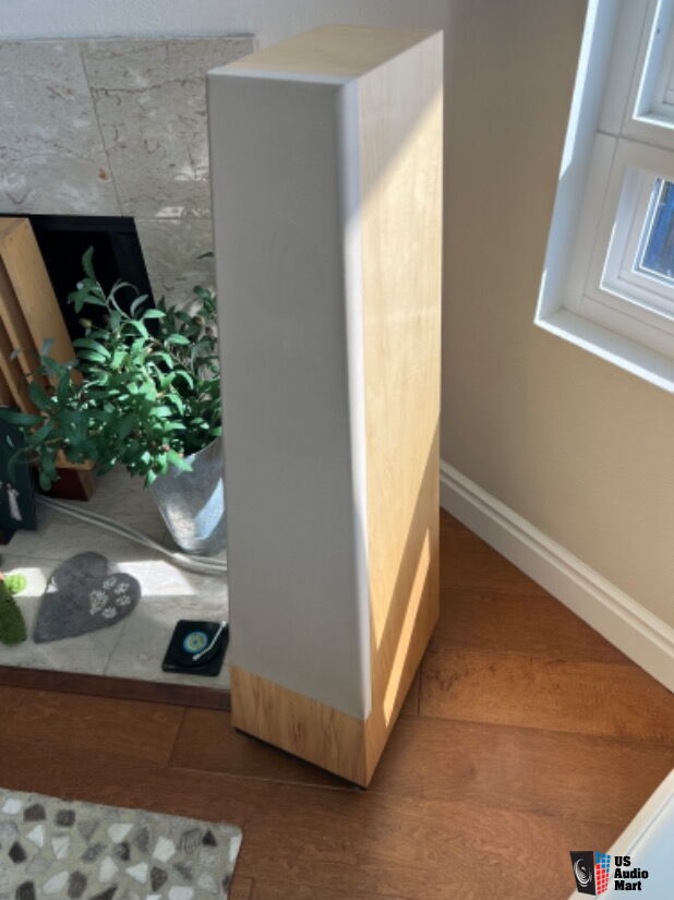 Vandersteen TREO - CT - Special Order Veneer